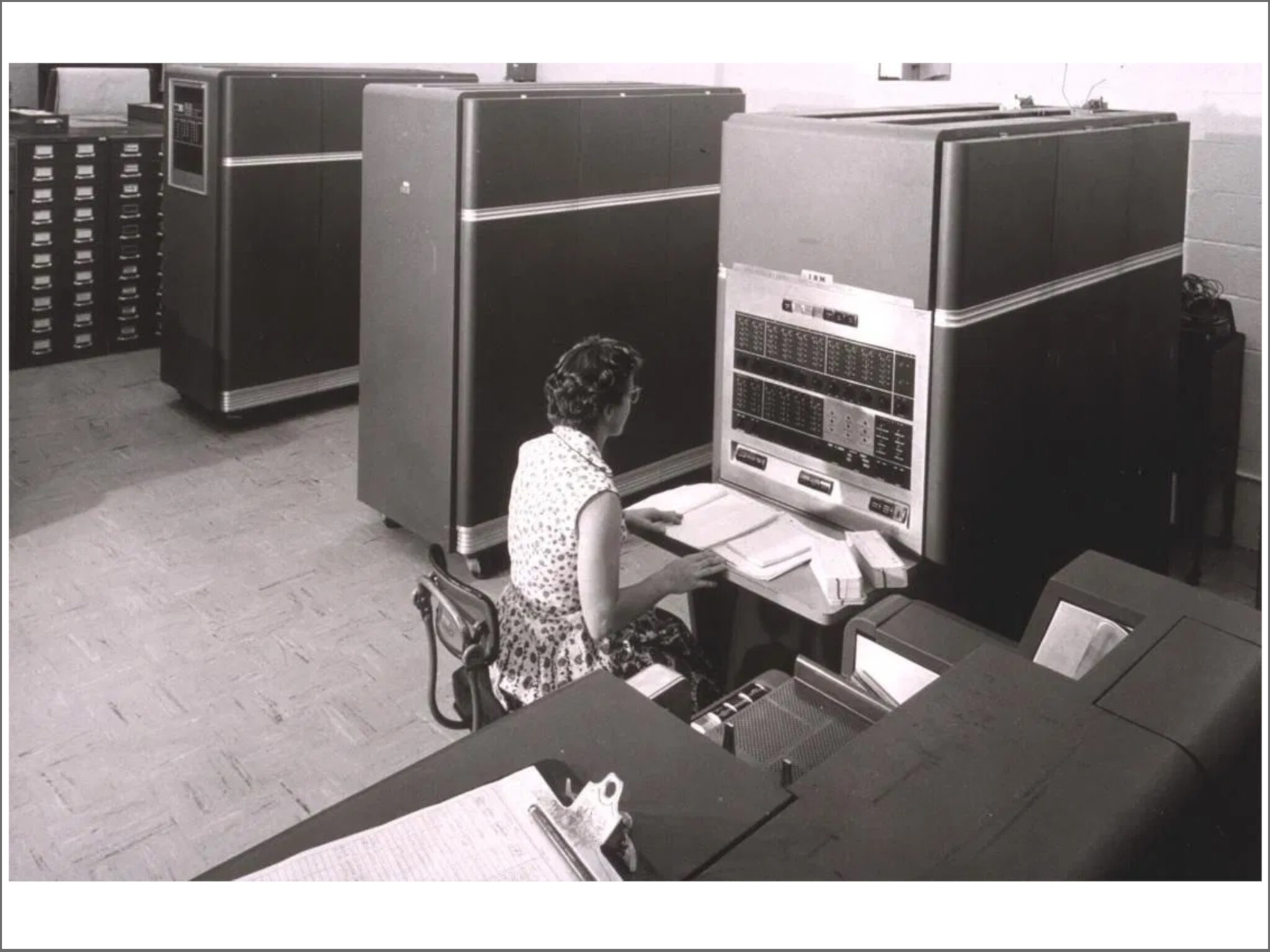 Η IBM ανακοίνωσε το νέο μοντέλο της, το 650 - Ελληνικό Μουσείο Πληροφορικής