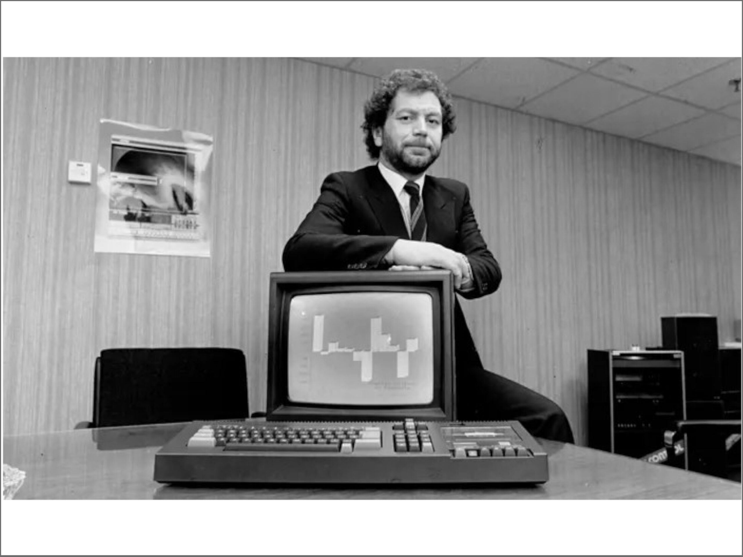 Γεννήθηκε ο Alan Michael Sugar, ιδρυτής της Amstrad - Ελληνικό Μουσείο ...