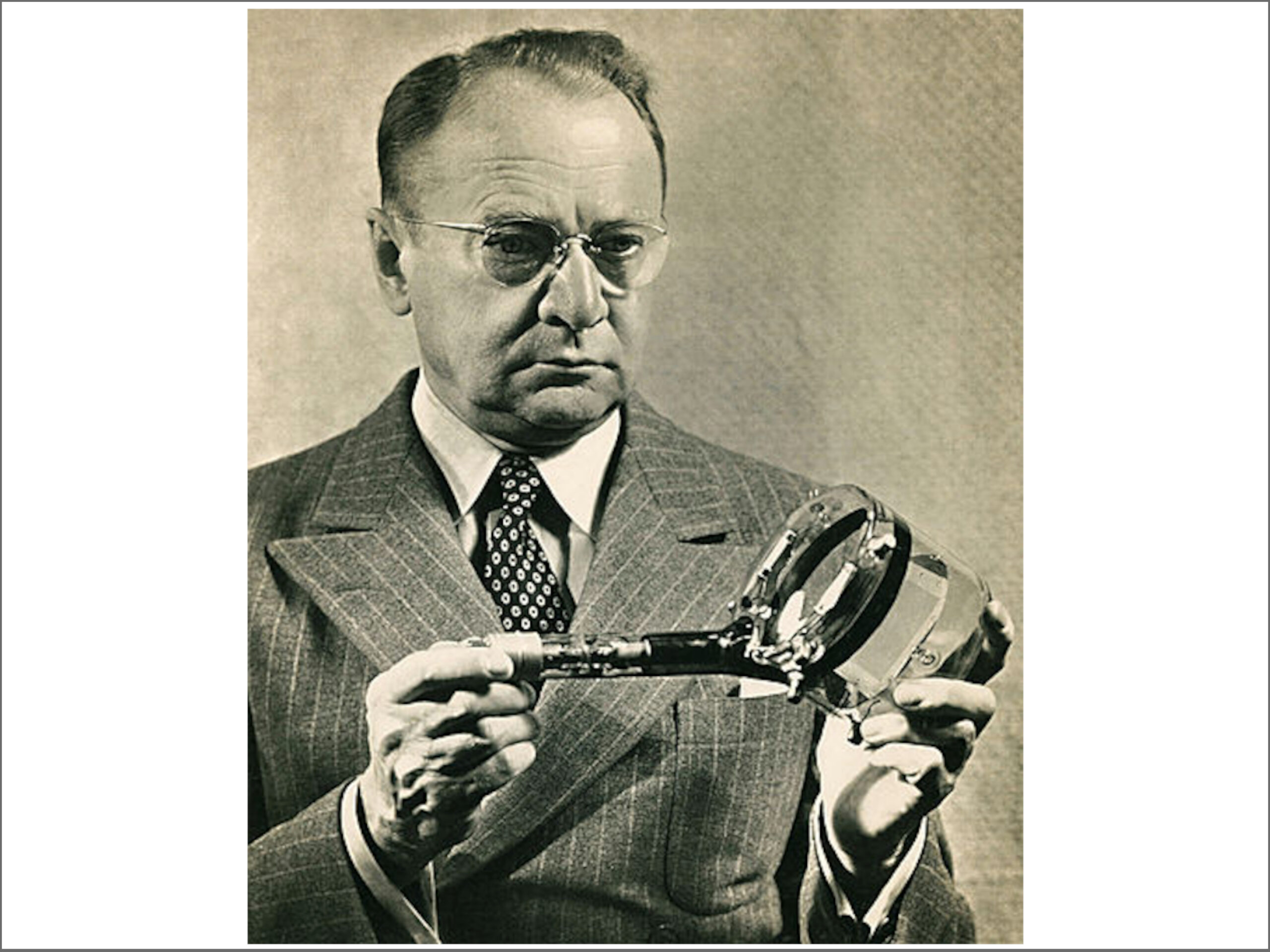 Κατοχυρώθηκε στον Vladimir Zworykin, μηχανικό και εφευρέτη, η ...